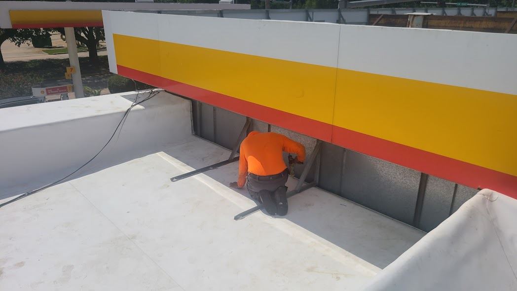 Shell Gas Station, 1960 E Houston TX | Houston Roofers